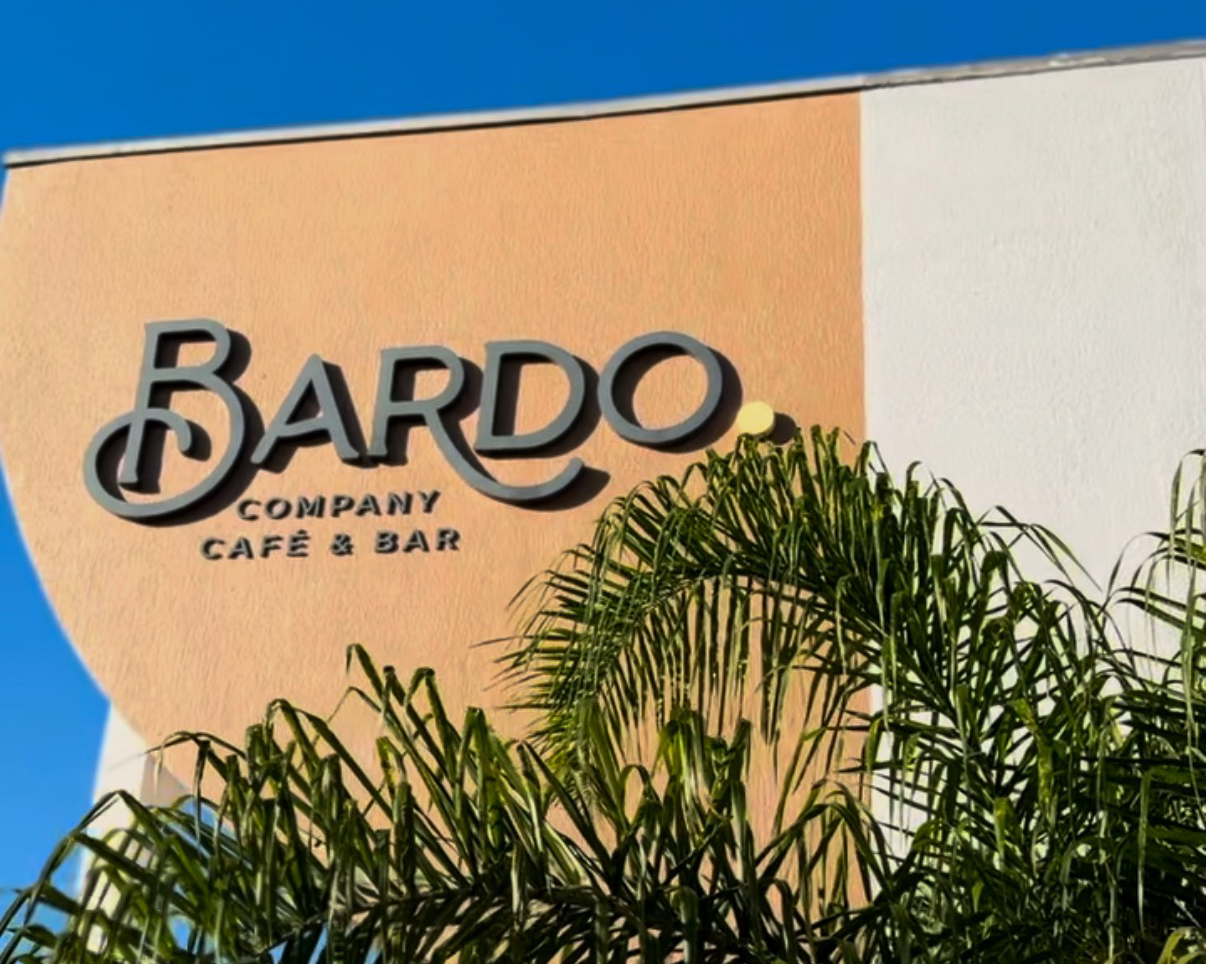 Um lugar pra quem ama viajar, em Curitiba | Bardo Company